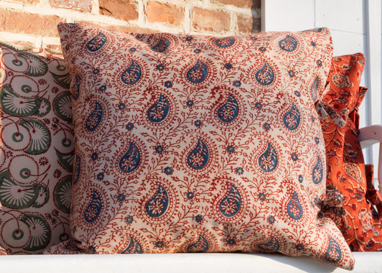 Dominique Small Deco Pillow – Les Indiennes