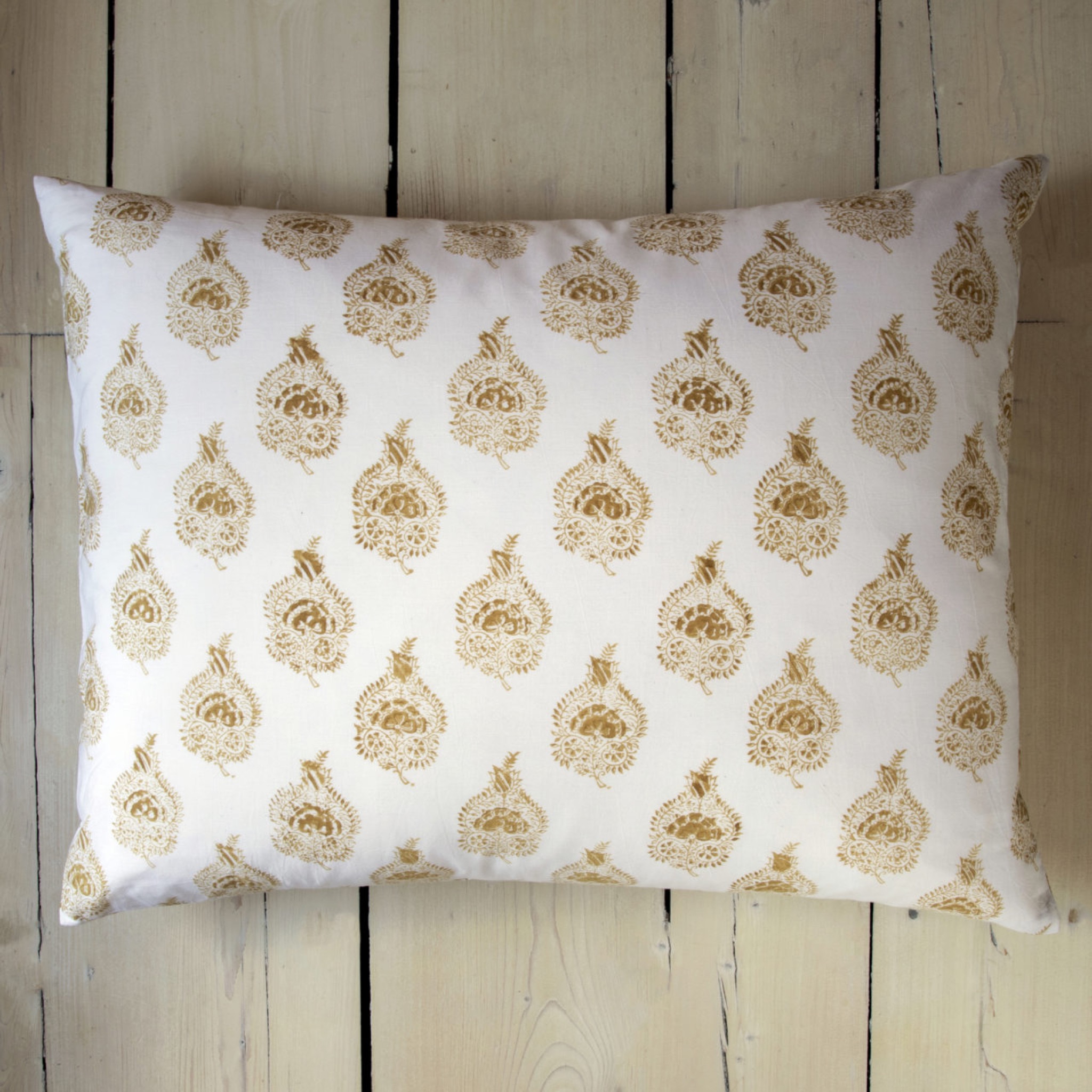 Standard Pillows – Les Indiennes